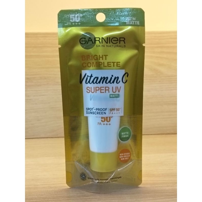 Jual Garnier bright complete vitamin c super UV matte spf 50 ps+++15ml ...