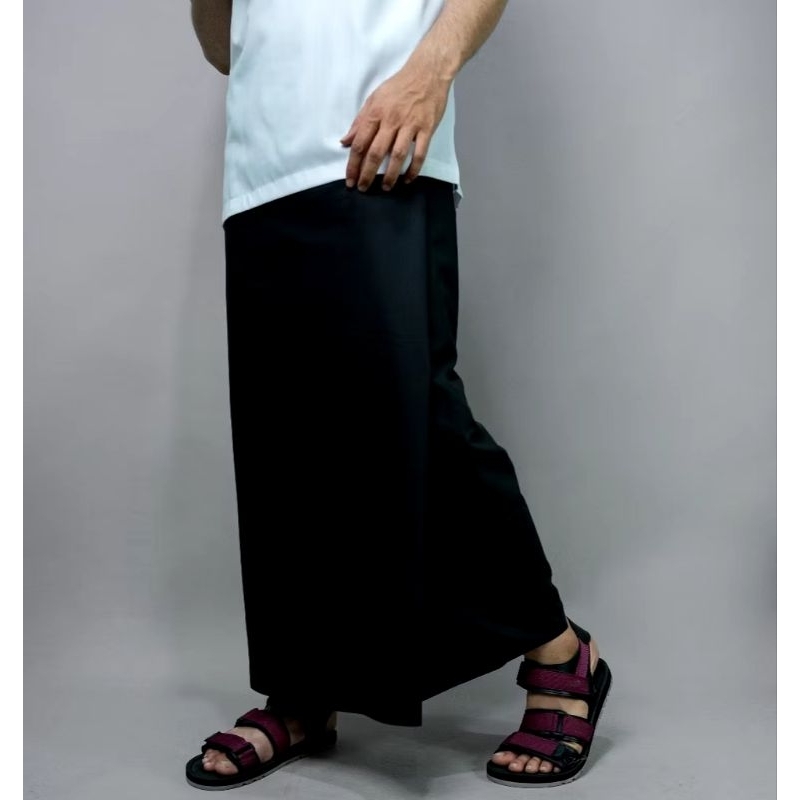 Jual SARUNG PREMIUM POLOS HITAM/SARUNG HITAM POLOS KUALITAS BAIK ADEM ...