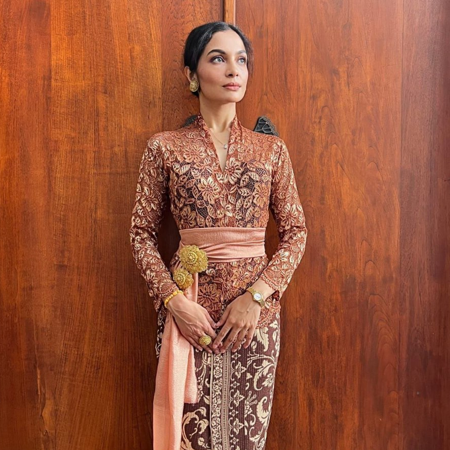 Jual Setelan Kebaya Brokat Stretch Kartini dan Bawahan Kamen Knit ...