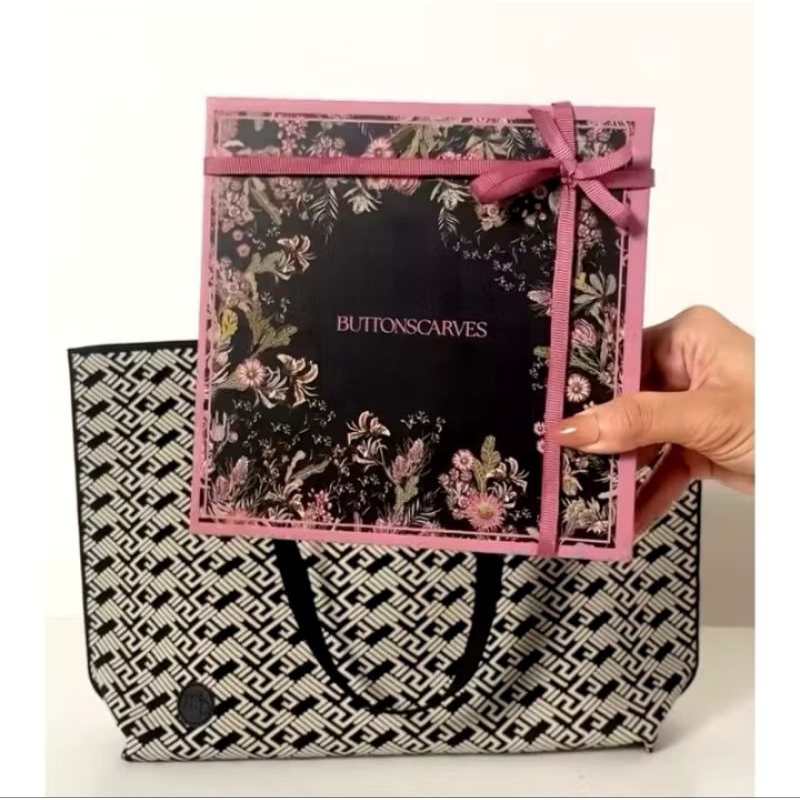 Jual Buttonscarves Goodiebag MFP Modinity Fashion Parade Series 2025 ...