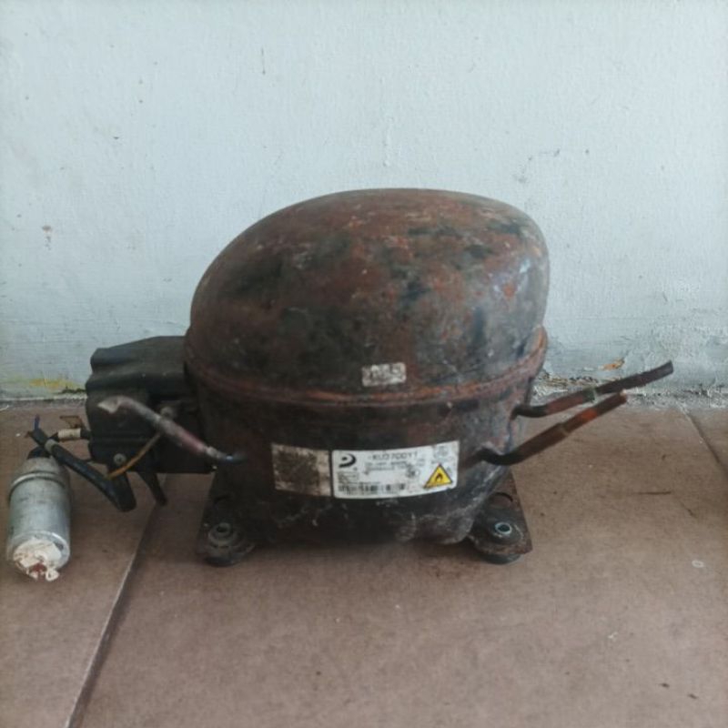 Jual Kompresor freezer ukuran 1/4 copotan normal masih layak pakai ...