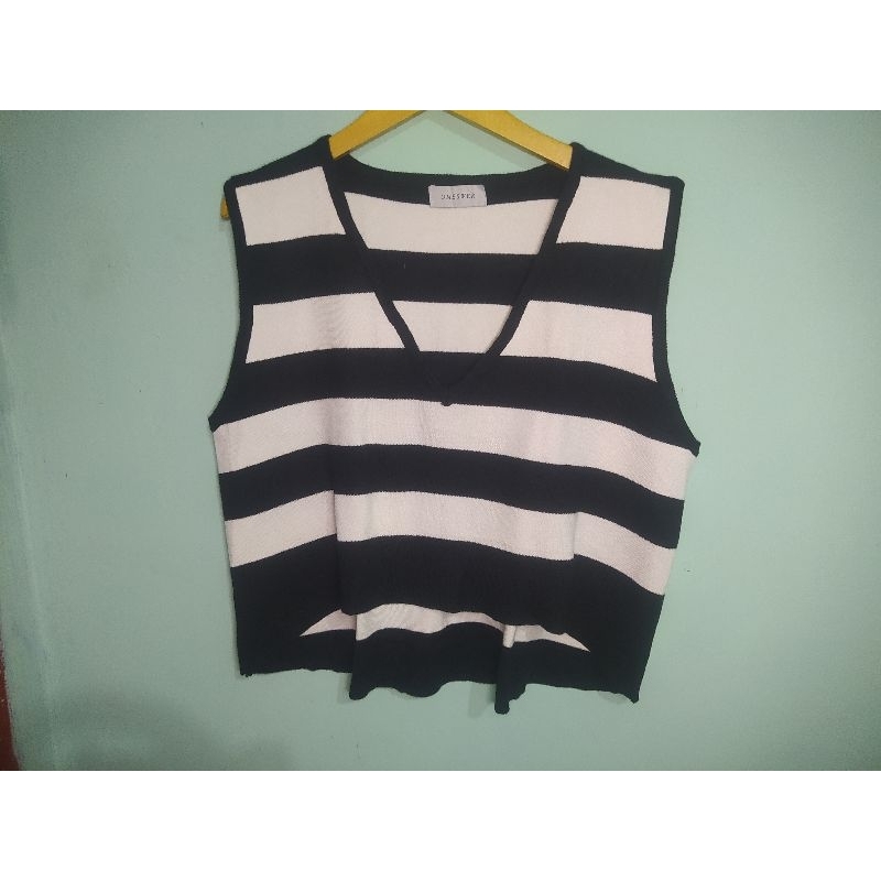 Jual vest rajut stripe hitam putih (BACA DESKRIPSI) | Shopee Indonesia