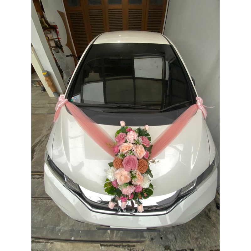 Jual Mobil Pengantin dengan di pasang bunga artificial/ bunga buatan ...