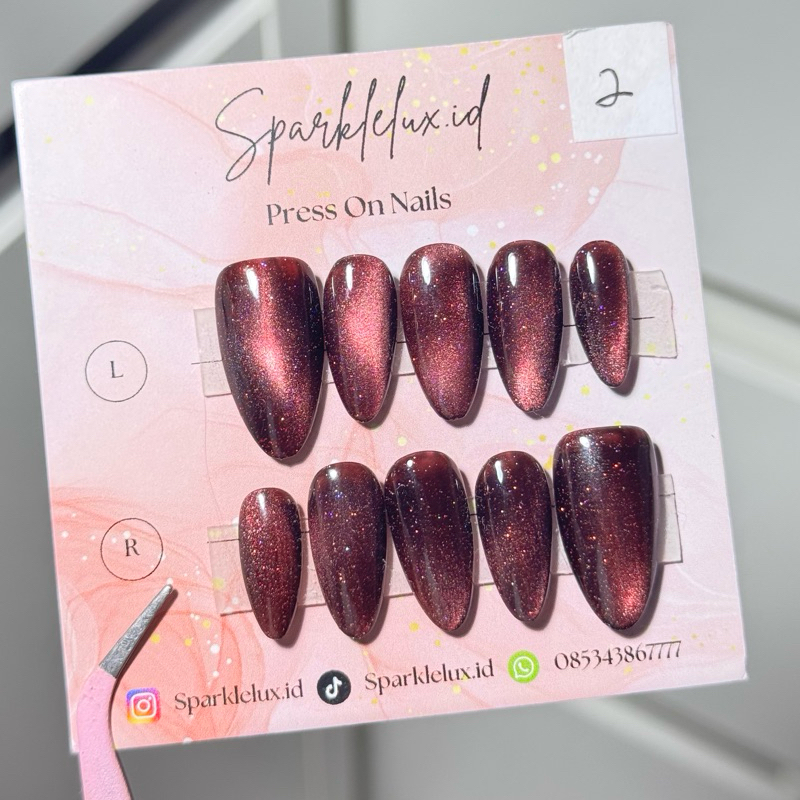 Jual Press On Nails maroon cat eye moonlight | Shopee Indonesia