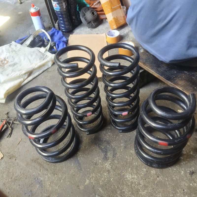 Jual PER SPIRAL SHOCK BREAKER TOYOTA INNOVA REBON DEPAN BELAKANG ...