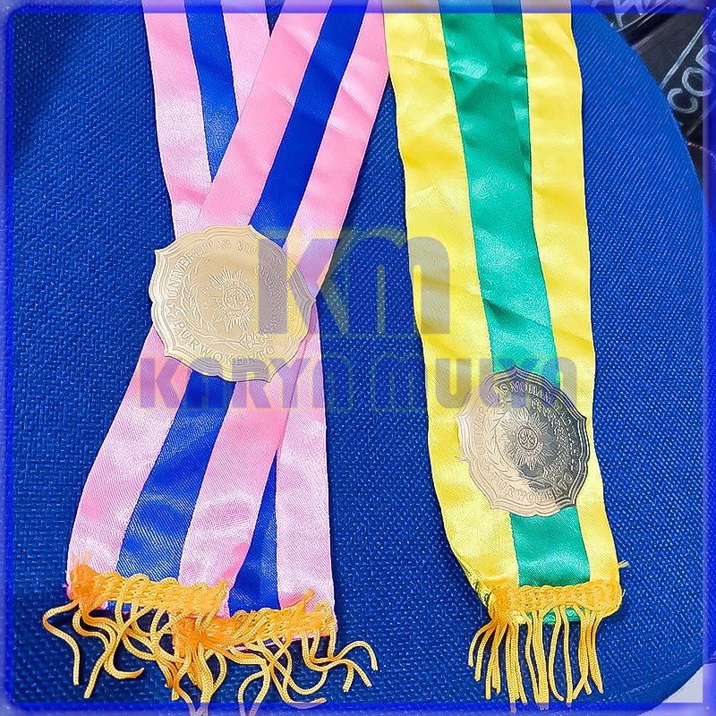 Jual Medali Wisuda Logo UMP Bahan Logam Medali Universitas Custom - Karya Mulya | Shopee Indonesia