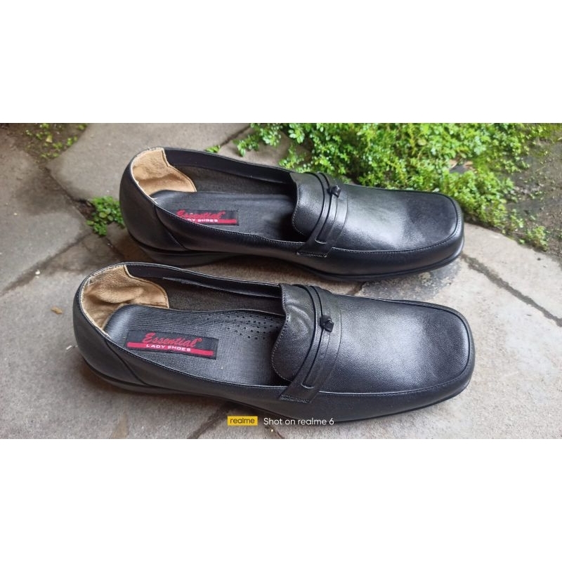 Jual sepatu pantofel cewek kulit essential 40 second | Shopee Indonesia
