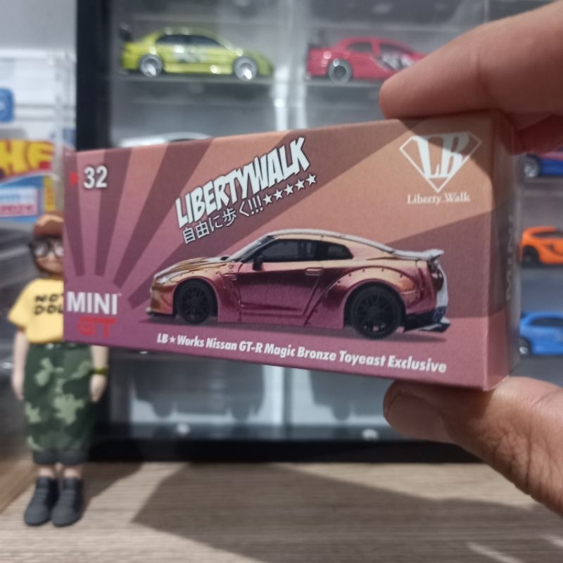 Jual Custom Box #32 Nissan GT-R R35 LBWK Magic Bronze Toyeast Exclusive ...
