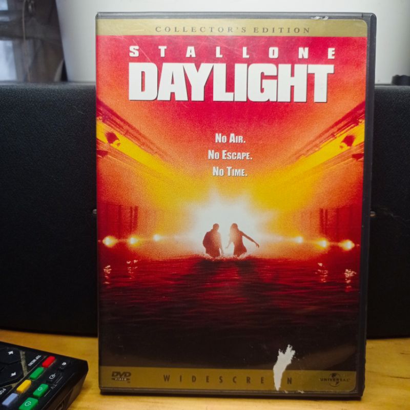 Jual dvd original daylight Sylvester Stallone | Shopee Indonesia