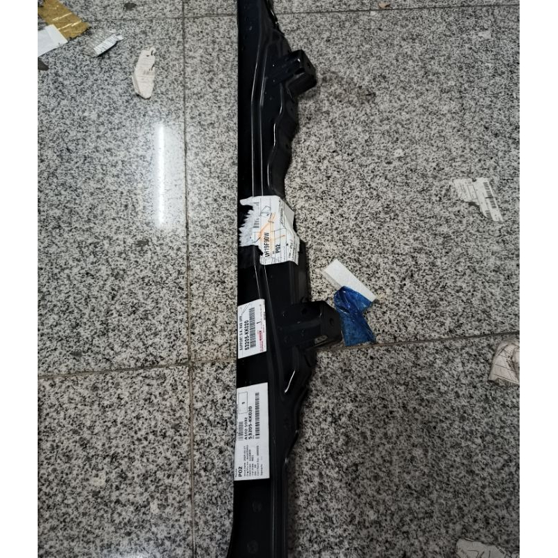 Jual Support panel atas radiator Innova Reborn Fortuner VRZ original ...