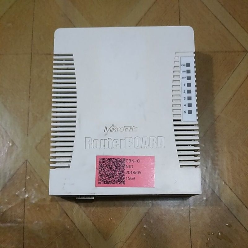 Jual MikroTik RouterBOARD hEX PoE RB960PGS | Shopee Indonesia