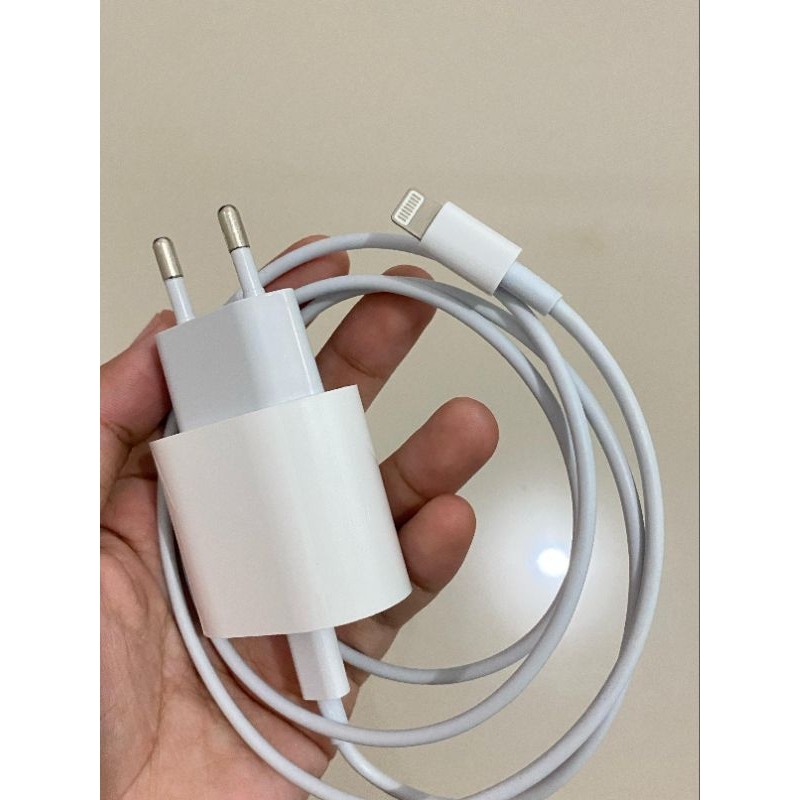 Jual apple iphone cas original / adaptor + kabel original 20w / charger ...