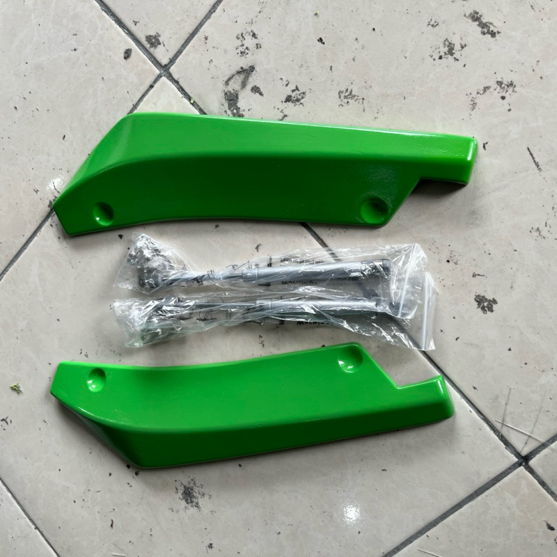 Jual winglet mobil bus belakang universal Free Baut scrup dan Doble ...