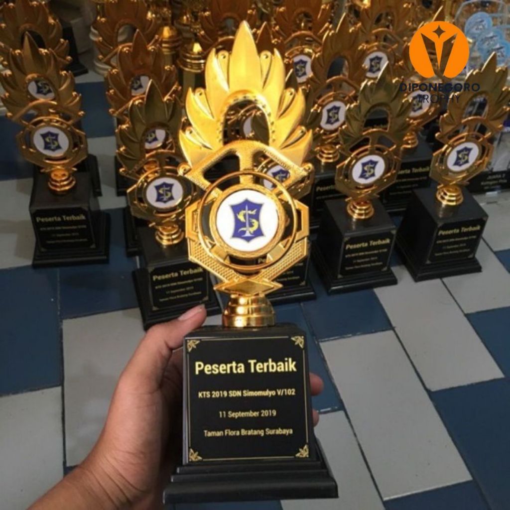 Jual Piala Mural Tinggi 30cm Free Design tulisan & Logo | Shopee Indonesia