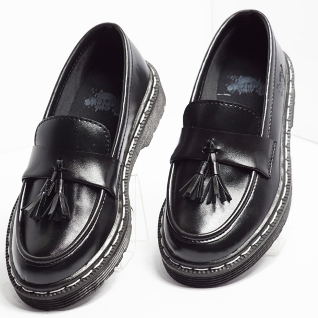 Jual Sepatu Docmart Terlengkap & Harga Terbaru Mei 2026 | Shopee Indonesia