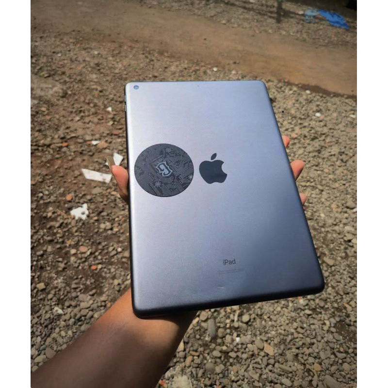 Jual iPad generasi 9 Grey iBox 64GB WiFi Only Fullsett minus pemakaian ...