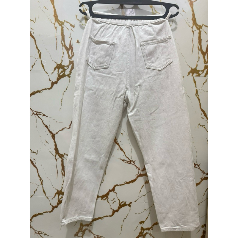 Jual [Preloved] Celana jeans Putih by Vierlinn Uk XL | Shopee Indonesia