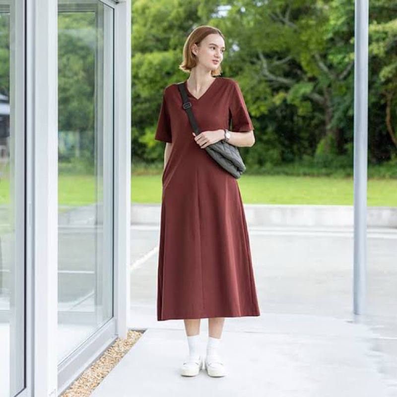 Jual UNQ dress maroon branded new | Shopee Indonesia