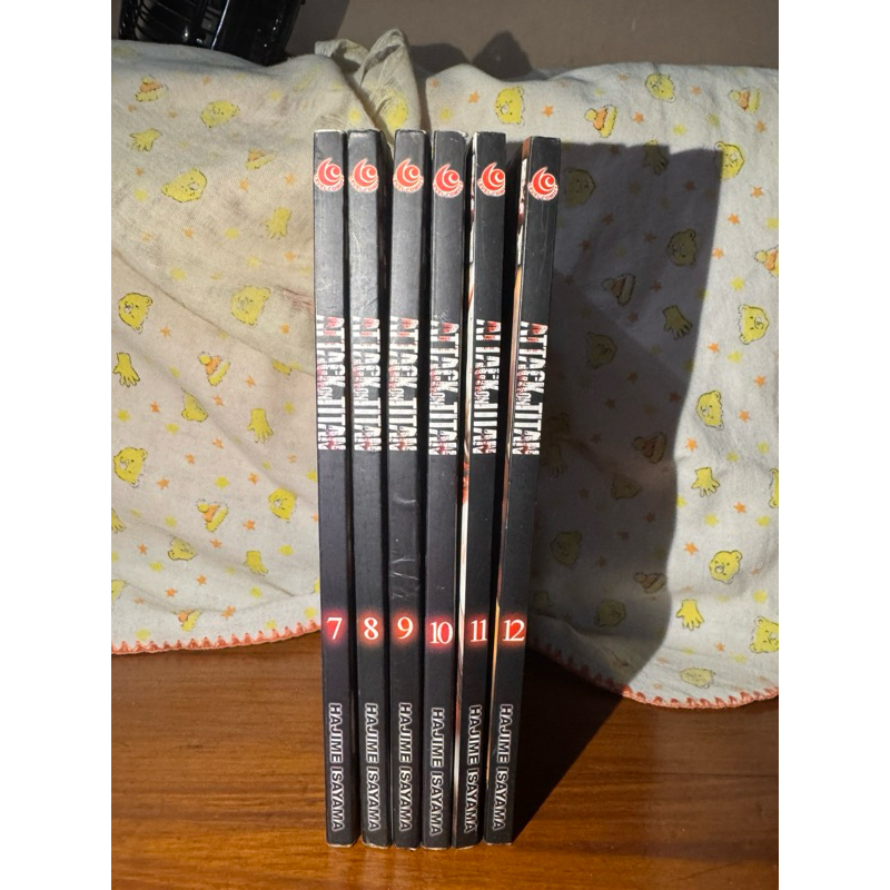 Jual Attack on Titan vol 7-12 used comics | Shopee Indonesia