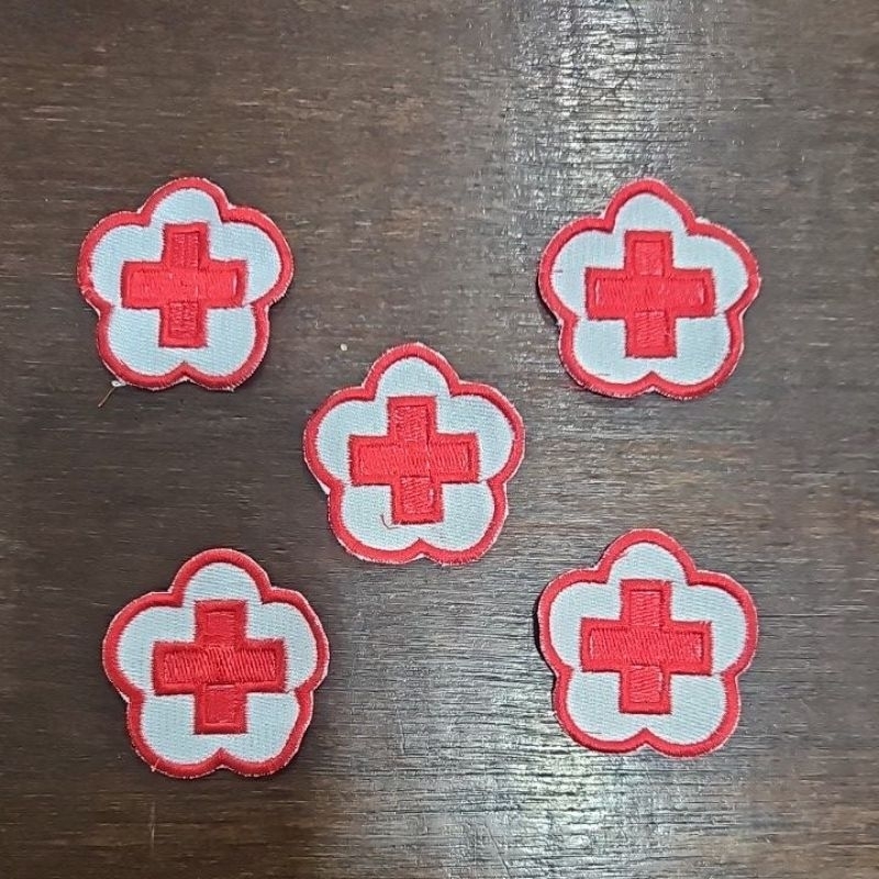 Jual RIDHO JAYA tanda bunga lambang pmi pmr dokter kecil pmr | Shopee ...