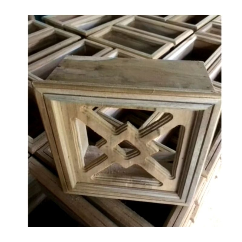 Jual LOSTER KAYU JATI 20 x 20 (ukuran dalam) motif ukir dan minimalis ...