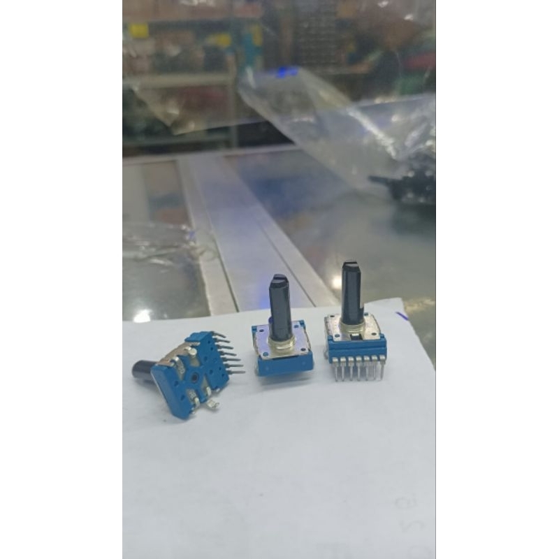Jual Potensio mixer 7pin 50K | Shopee Indonesia