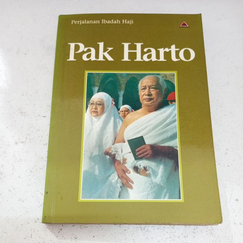 Jual BUKU PERJALANAN IBADAH HAJI PAK HARTO | Shopee Indonesia