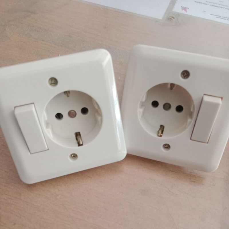 Jual STOP KONTAK SAKLAR ENGKEL /STOP KONTAK SAKLAR TUNGGAL BROCO ...