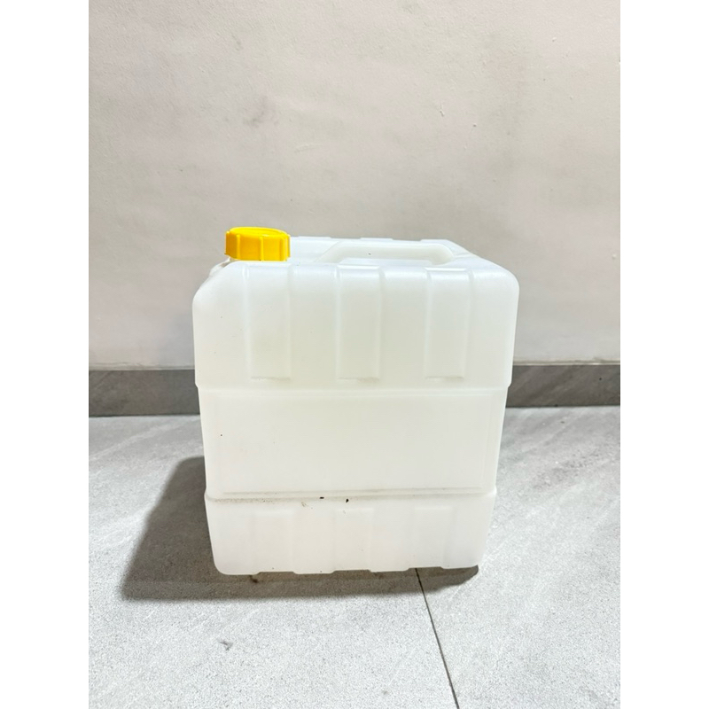 Jual JERIGEN MINYAK DAN DETERGEN 18 LITER 5 LITER BEKAS | Shopee Indonesia