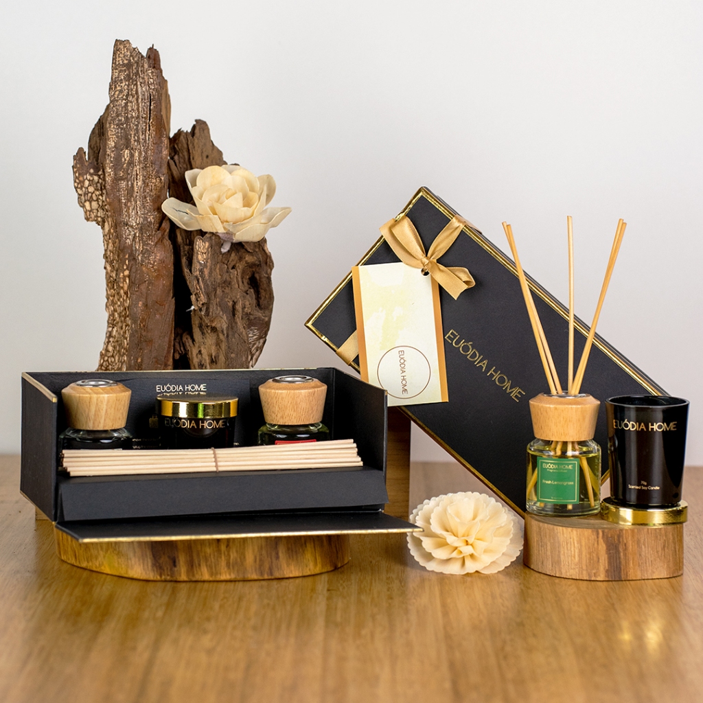Jual Hampers Euodia Home Diffuser 50ml x 2 & Candle 70ml - Hampers ...