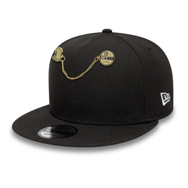 Jual PINS NEW ERA 59FIFTY® DAY CAP & STICKER CHAIN BLACK AND GOLD PIN ...