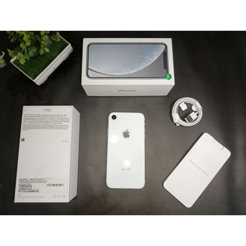 Jual IPHONE XR 64GB ALL OPERATOR SECOND | Shopee Indonesia