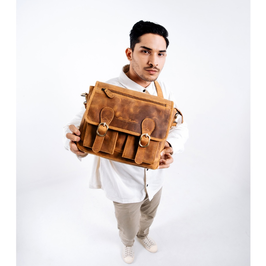 Jual Kenes Leather Tas Selempang Messenger Bag Pria Kulit Asli Premium SADEWA - Free Gravir Nama ...