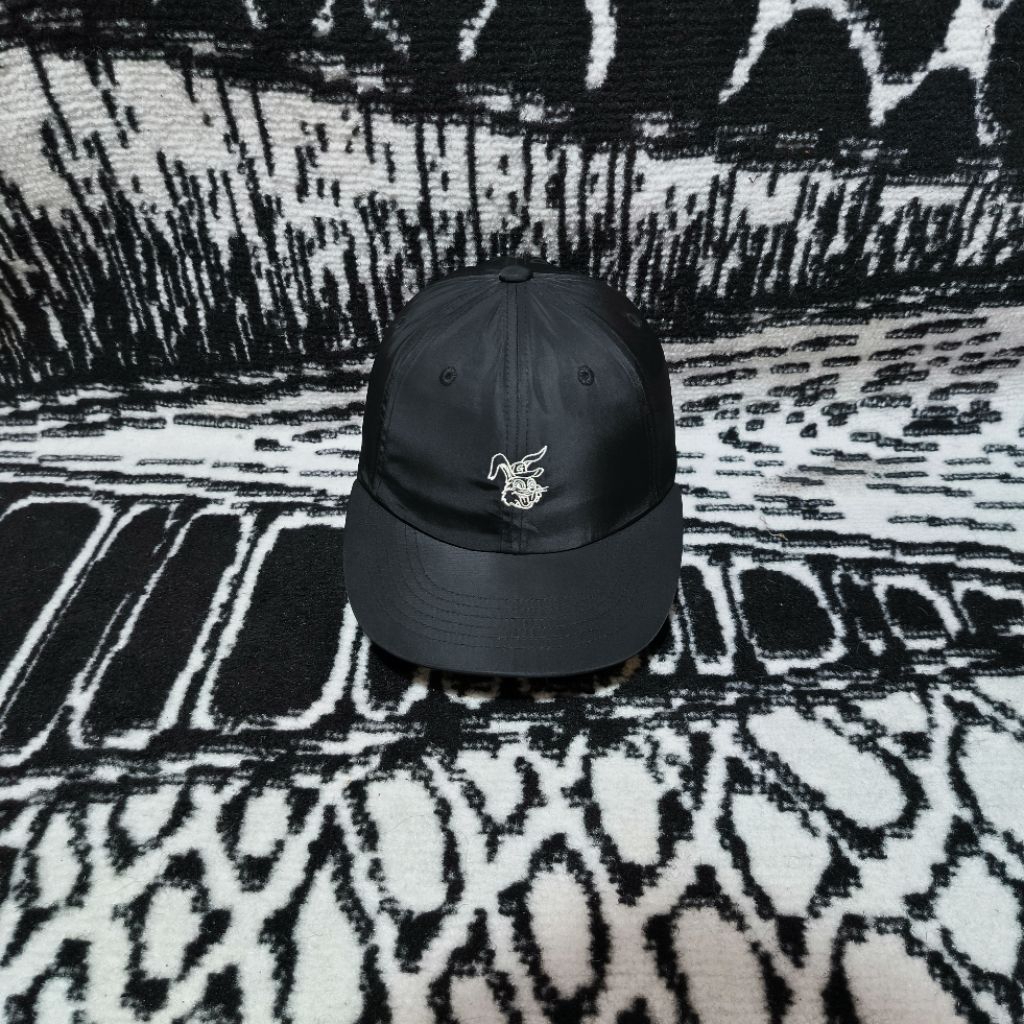 Jual Six panel rabbit Embroidery satin logo black | Shopee Indonesia