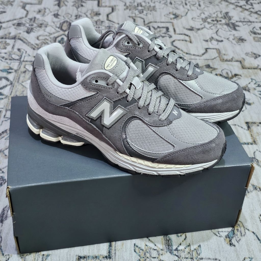 Jual Sneakers Original Resmi New Balance 2002R Castlerock Raincloud ...