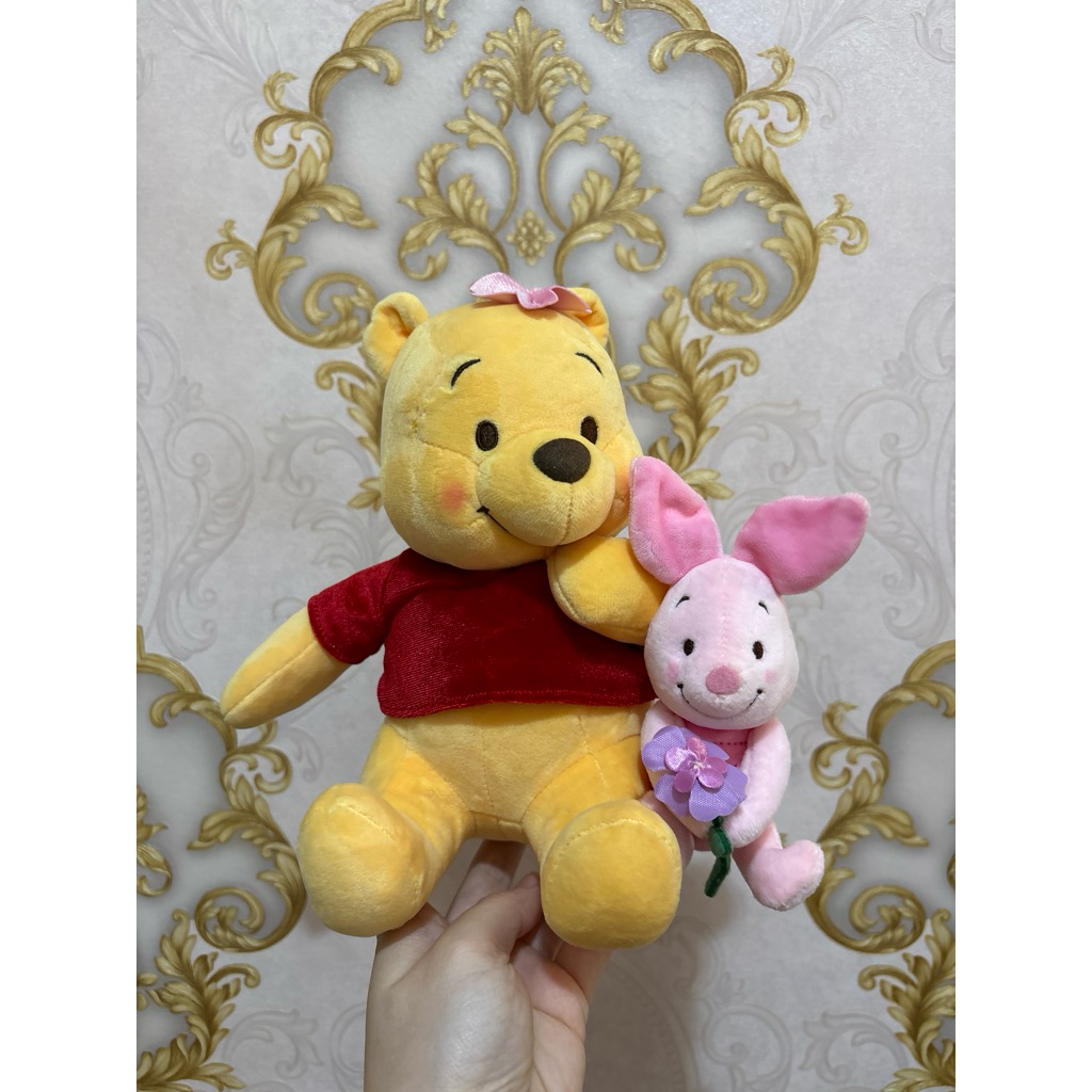 Jual Boneka pooh with piglet sakura disney store | Shopee Indonesia