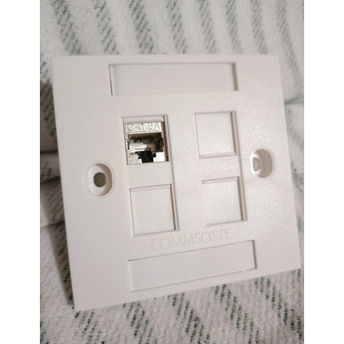 Jual Faceplate Data 4 Hole/ Face Plate 4 Port Merk AMP Commscope ...