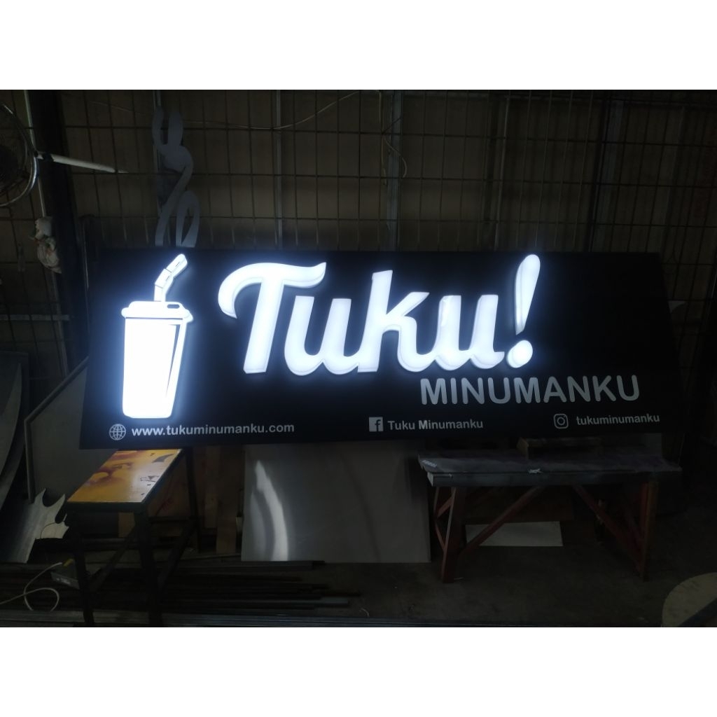Jual Huruf Timbul Acrylic Akrilik LED Signage Acrylic LED Shopfront ...