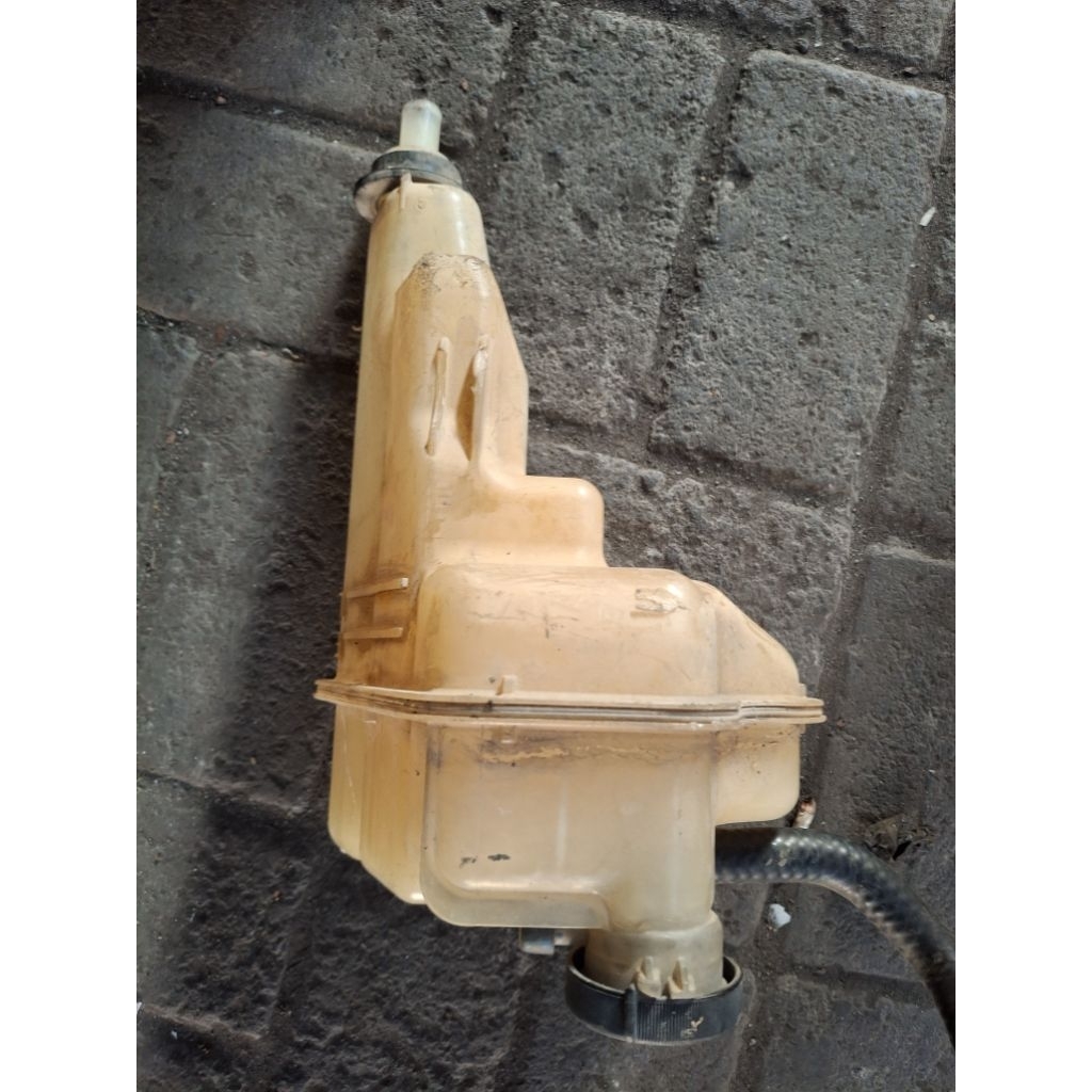 Jual Tabung Cadangan Air Radiator Innova Vrz Hilux Diesel Original ...
