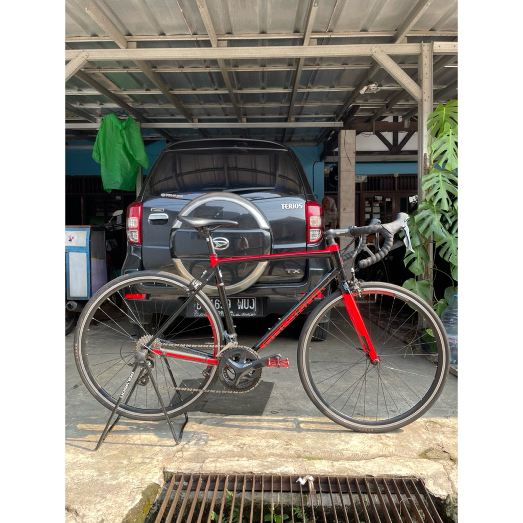 Jual sepeda roadbike polygon strattos s3 size 54 pemakaian | Shopee ...