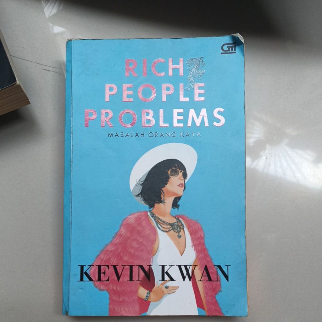 Jual Rich People Problem by Kevin Kwan | Shopee Indonesia