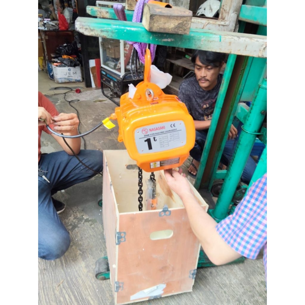 Jual Electric Chain Hoist 1 ton x 12 meter 380 volt Nagasaki japan ...