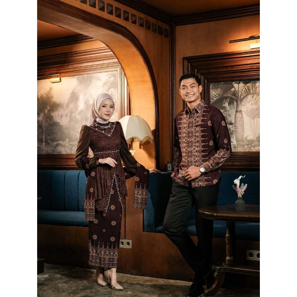 Jual ELBISE - Eshma Couple Kebaya Brukat Wisuda Payet Full Baju Batik ...