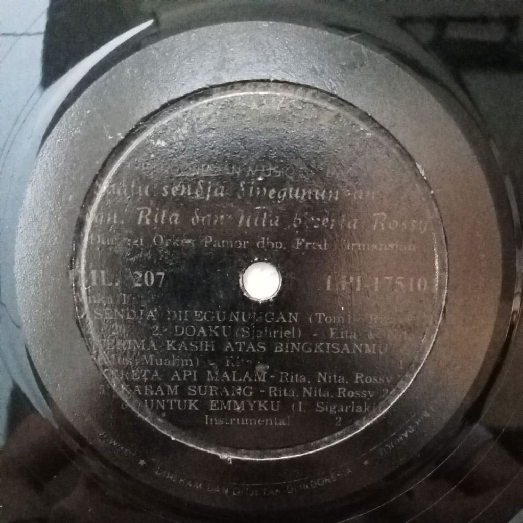 Jual Vinyl Piringan Hitam 12 inch Rita - Suatu Sendja Dipegunungan ...