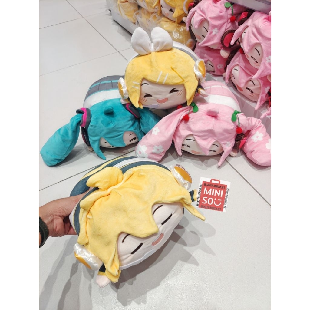 Jual MINISO x HATSUNE MIKU Bantal Sofa Plush / Boneka HATSUNE MIKU ...