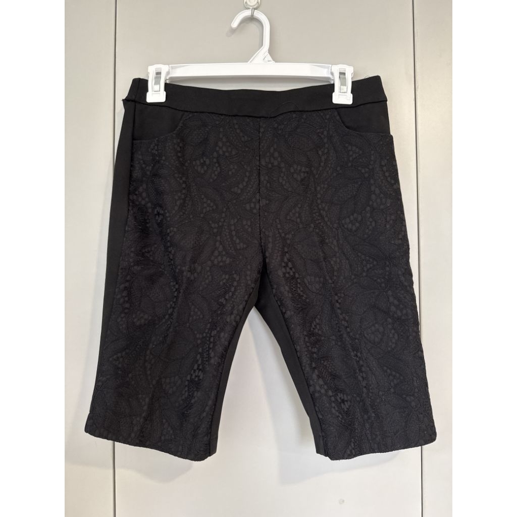 Jual (PRE=LOVED) Celana 3/4 bahan kaos tebal kombinasi brokat | Shopee ...