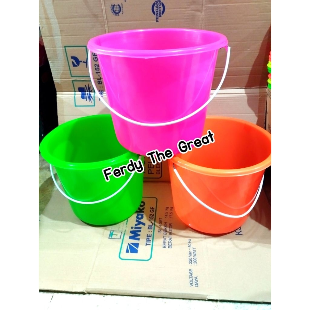 Jual Ember air / tempat air 3 galon 4 galon / ember plastik kamar mandi ...