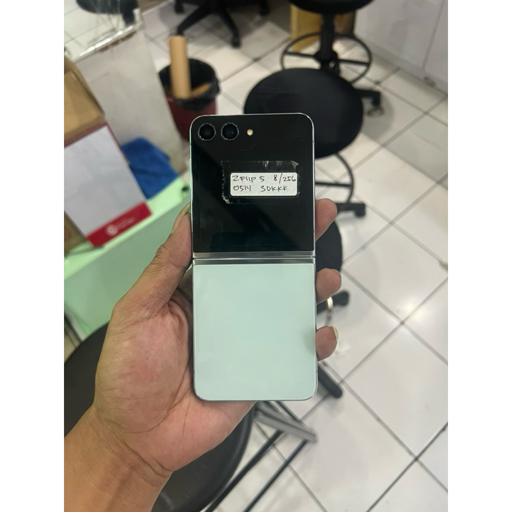 Jual Samsung Zflip 5 mint 8/256gb ex garansi Sein | Shopee Indonesia