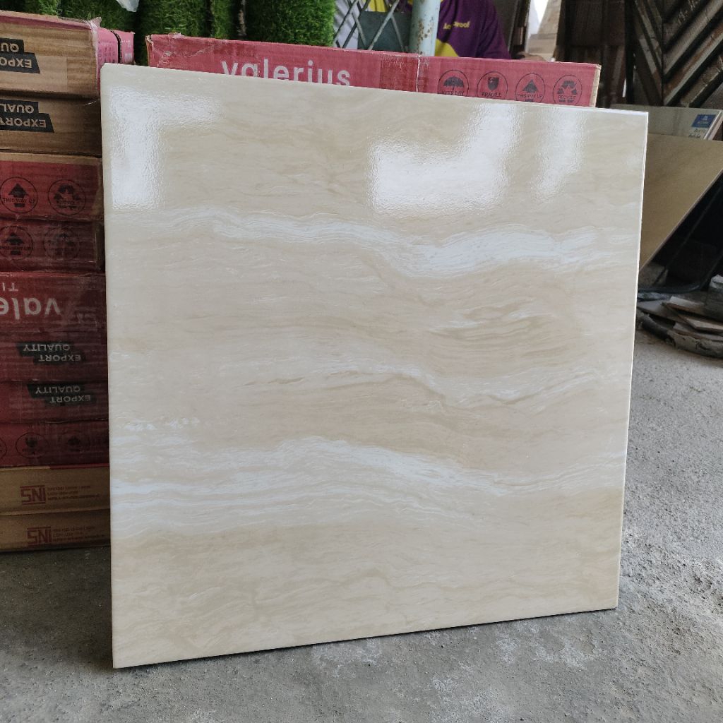 Jual keramik 50x50 motif cream (glossy)/ keramik lantai/ keramik ...
