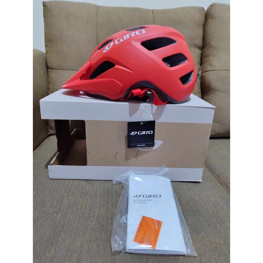 Jual Helm sepeda nyaman ringan GIRO Fixture size universal warna merah ...